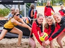 Achterhoekse volleybalzusjes veroveren Nederland: Jet schittert dit ...