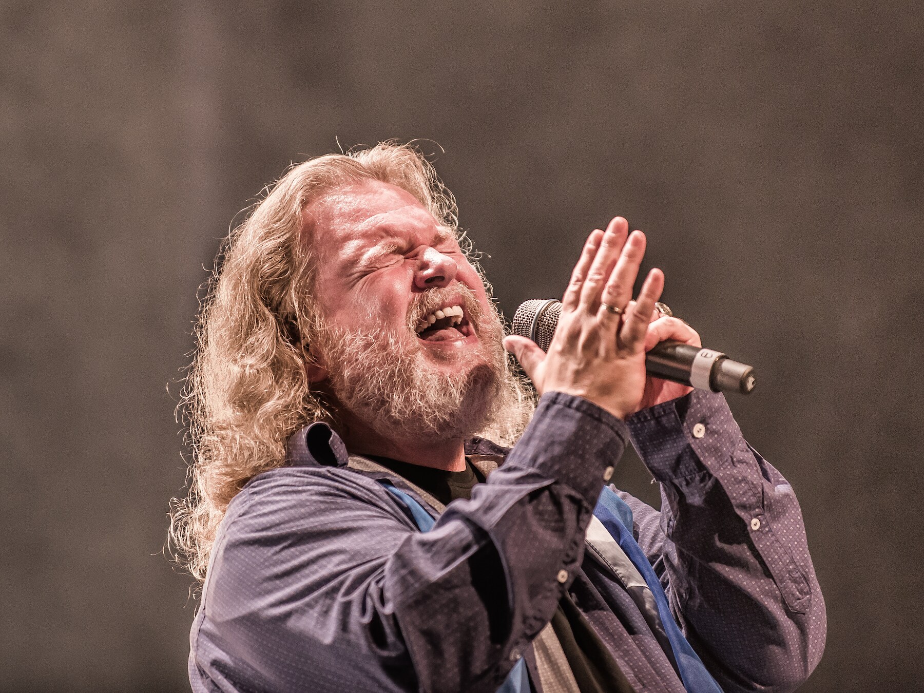 Tranen in Beste zangers door optreden Typhoon: ‘Hij is echt een engel ...