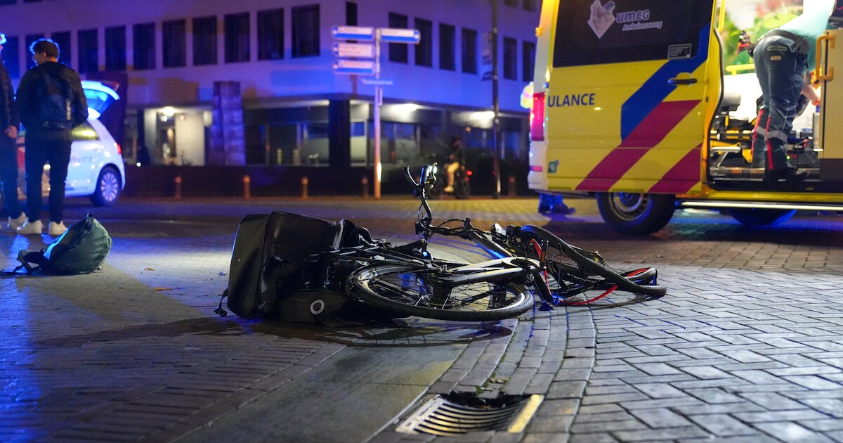 Botsing tussen fietser en personenauto op Stationsstraat in Assen | 112 ...