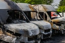 Elf voertuigen beschadigd bij brand op parkeerplaats in Rotterdam ...