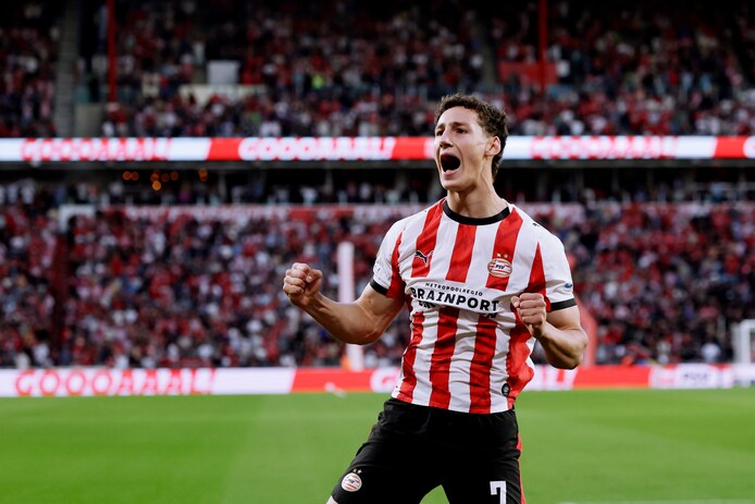 ‘Die moeten we hebben’, zeiden ze bij PSV toen ze de 7-jarige Ruben van ...