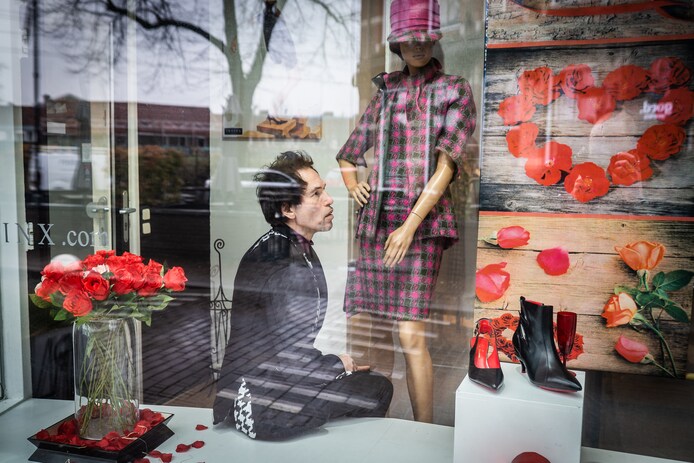 Modeontwerper Irving Vorster geeft niet op: van Klarendal naar de Paris ...