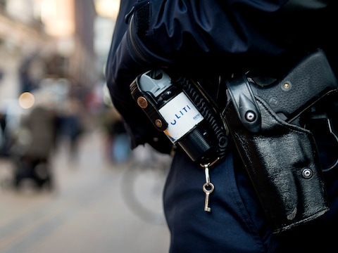 Agent lost per ongeluk schot bij aanhouding: ‘Geen verband met zaak ...