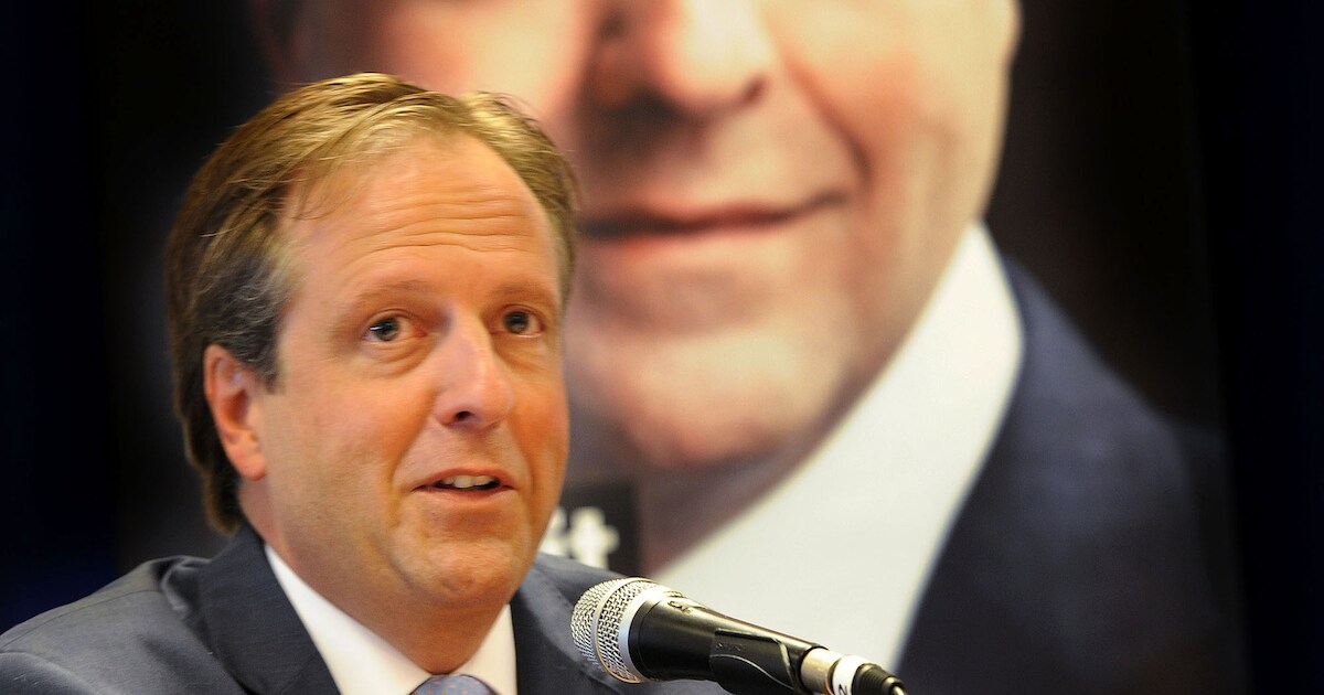 Alexander Pechtold opent zilverexpositie Bergen op Zoom | Bergen op ...