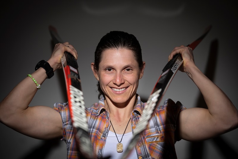 Bruna (31) overleeft frontale crash op weg naar Spelen, vier jaar later ...