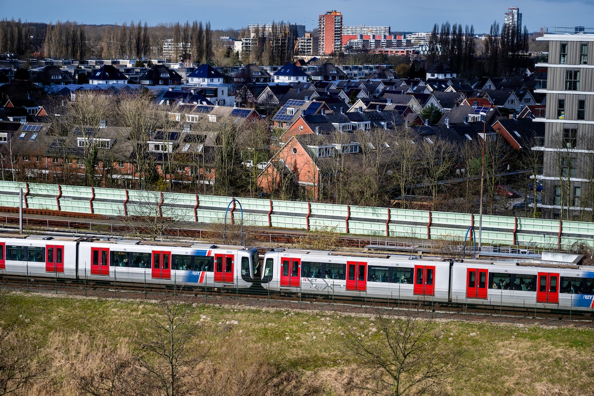 Na de bus ook de metro: nieuwe metrostellen moeten kunnen rijden zonder ...