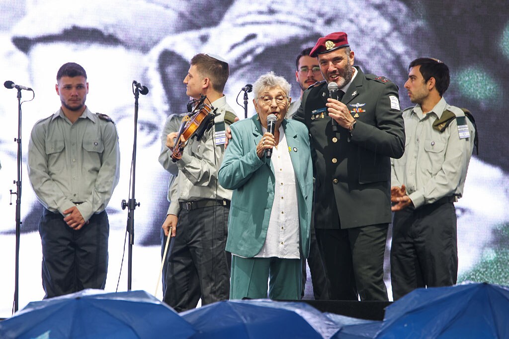 Concertgebouw wil andere zanger bij Chanoeka-viering wegens prominente ...