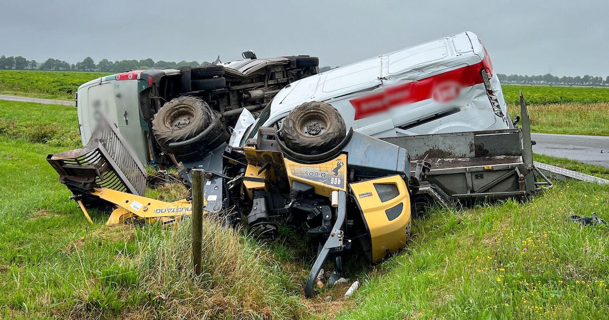 Twee bestelbussen en shovel in sloot na ongeval op Bunnerveenseweg in ...