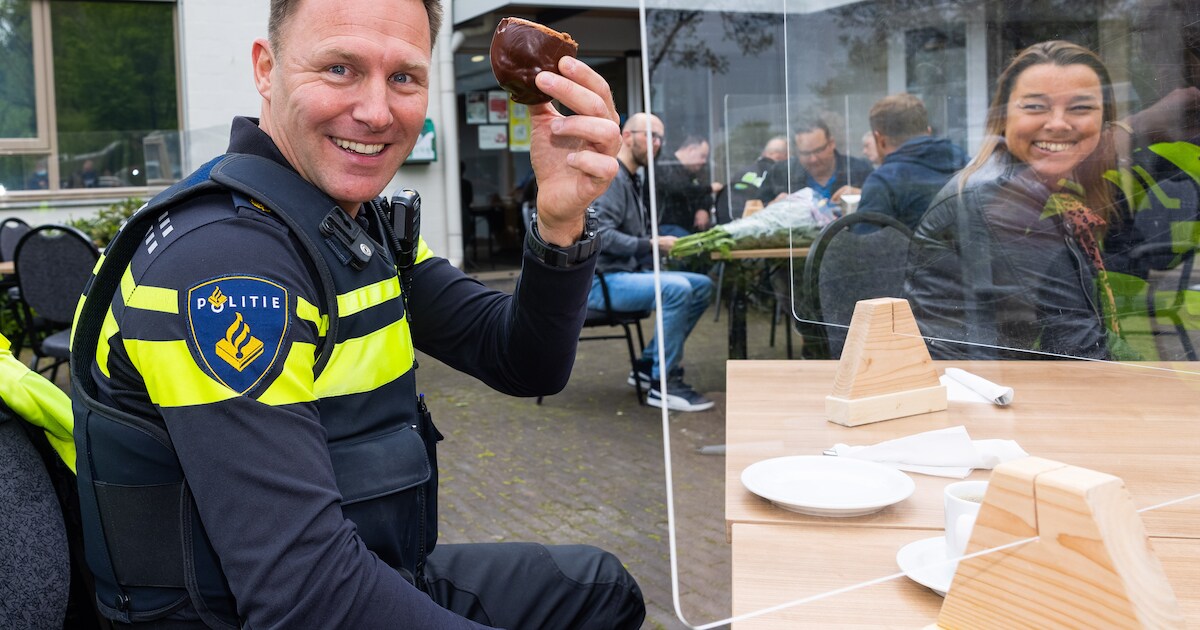 Vertrekkend wijkagent Roy Otten geliefd en een tikkie ondeugend | Regio ...