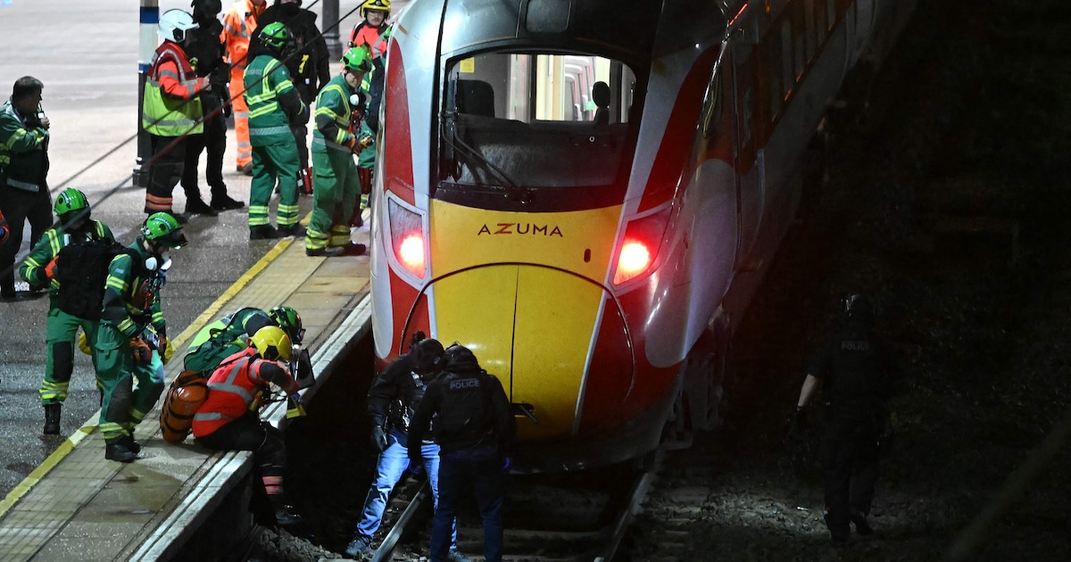 Nog twee mensen in levensgevaar na grote steekpartij in Engelse trein ...