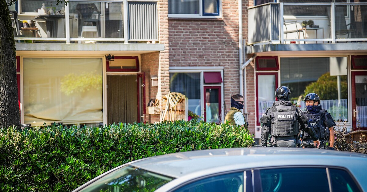 Jongetje (1,5 jaar) verdwijnt bij zijn huis, politie houdt 3 personen ...