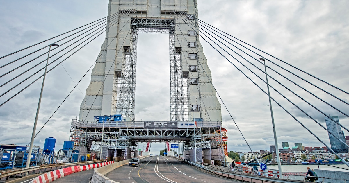 Debat over asbesthoudend grit bij Willemsbrug | Rotterdam | AD.nl