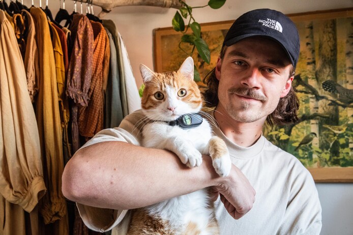 Kater Ros draagt een halsband met camera en dat blijkt schot in de roos ...
