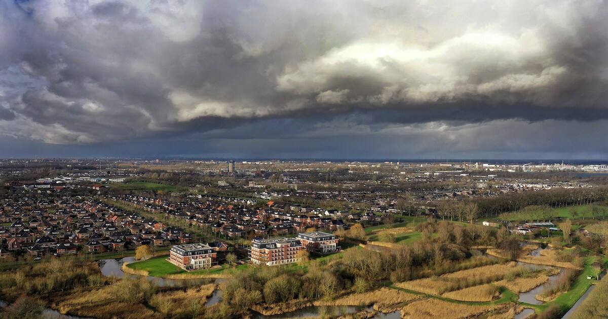 Wat doe je als je dreigende lucht boven je woonplaats ziet? Onze ...