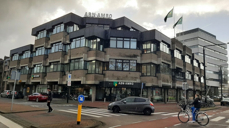 ABN AMRO verkoopt Dordts hoofdkantoor voor woningbouw | Regio | AD.nl