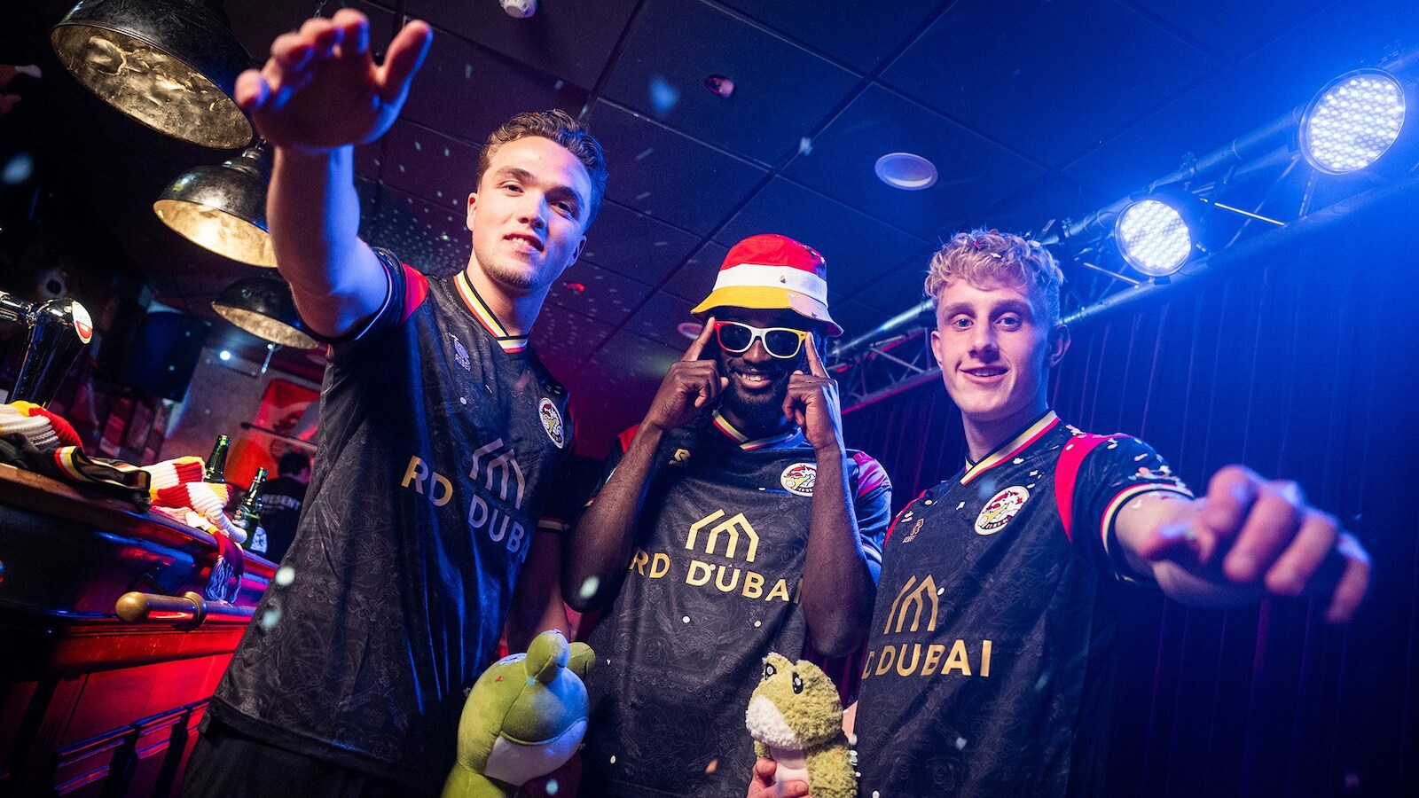 FC Den Bosch lanceert carnavalstenue dat gedragen wordt tegen Telstar ...