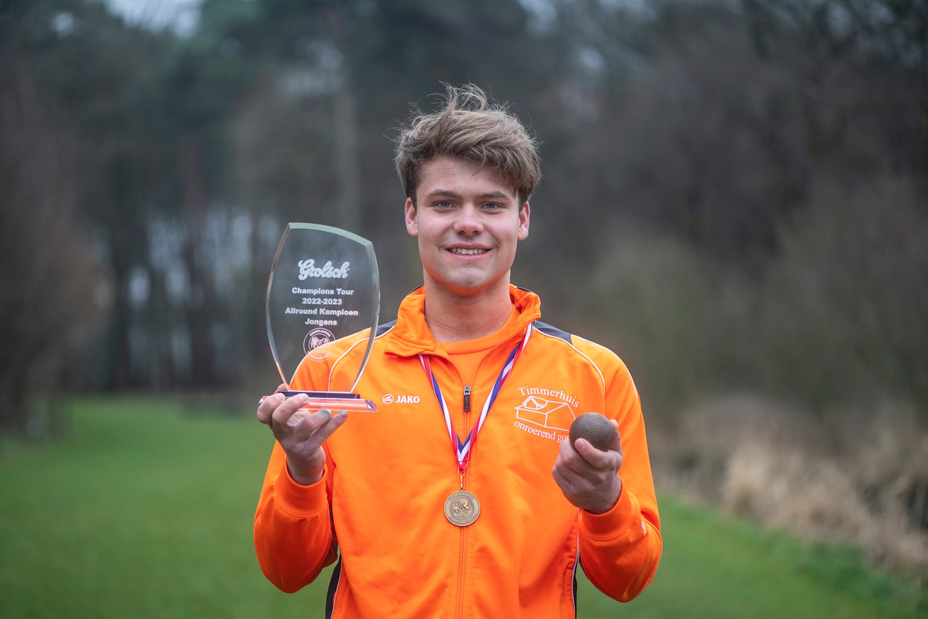 Klootschieter Bart (16) uit Hertme in oranje: ‘Het is een hele eer ...