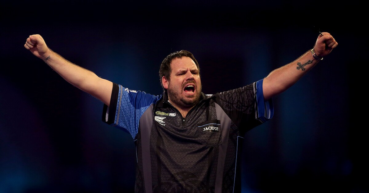 Lewis maakt comeback compleet en schakelt Reyes na verlenging uit ...