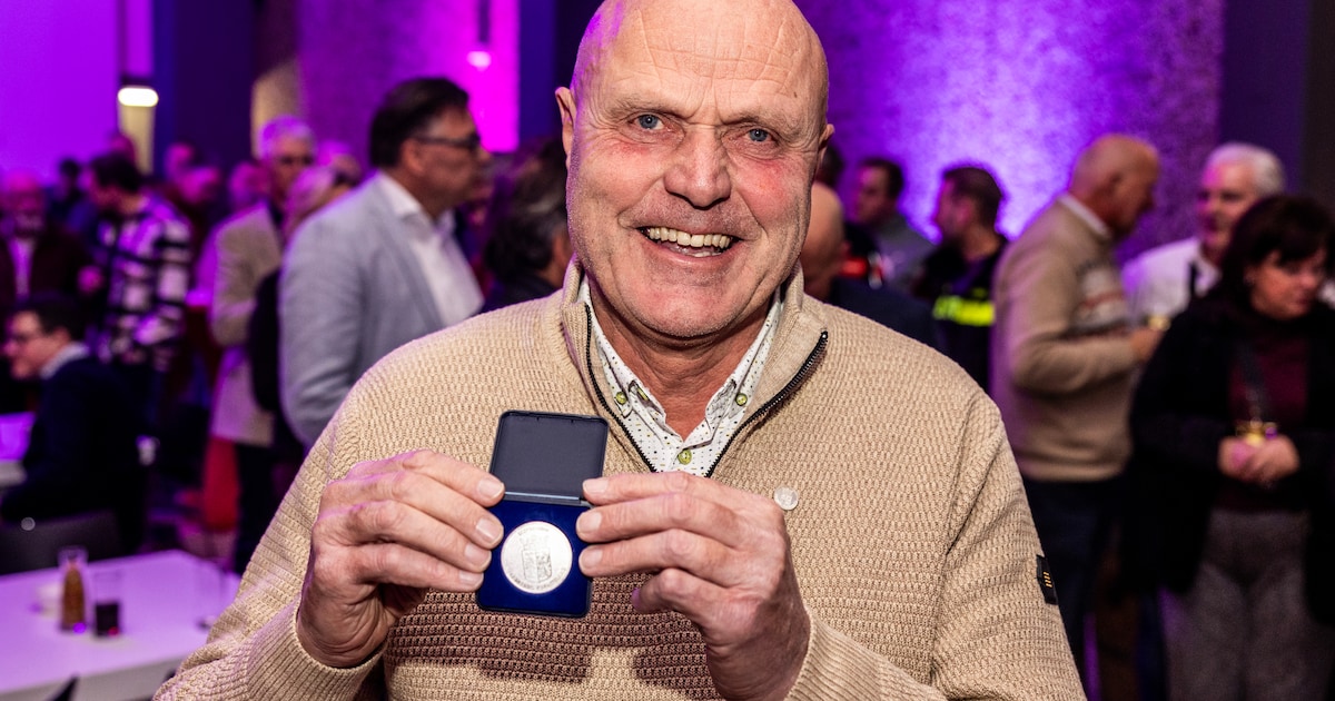 Jan Koppelman krijgt onderscheiding voor jarenlange inzet in ...