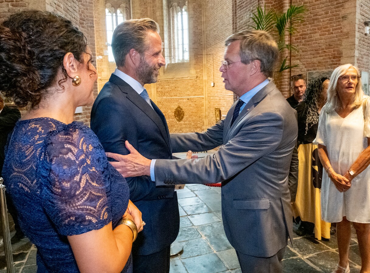 Gezin Hugo de Jonge verheugt zich op Zeeuwse weekendjes: ‘Misschien ...