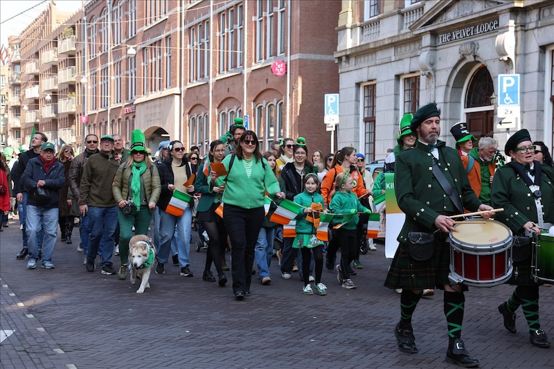 Fotoserie: zo vierde Den Haag St. Patrick’s Day 2026 | Regio | AD.nl