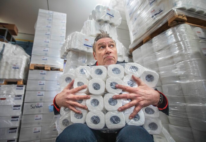 Ik heb last van een cockdown. Die van mij is net een KLM-vliegtuig. Hij ...