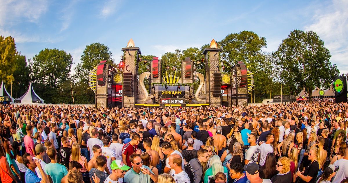 Dj Paul Elstak en organisator Arthur Vlendré: ‘Geef onze festivals ...