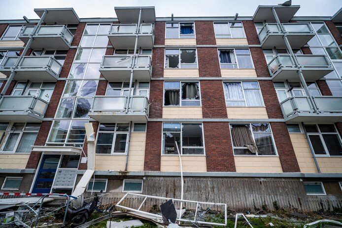 Rotterdamse Schammenkamp jaar na explosie: ‘Ik kom nog glasscherven ...