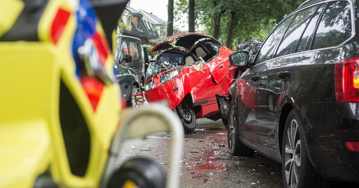 Uithuilen na ongeluk met zeldzame overdekte motor | Utrecht | AD.nl