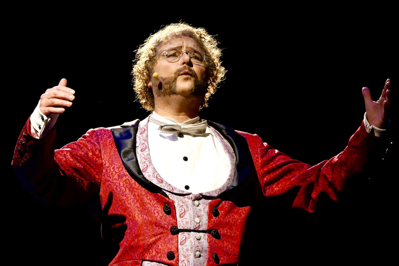 Kunstfluiter uit Mierlo teruggeroepen door Cirque du Soleil: 'De ...