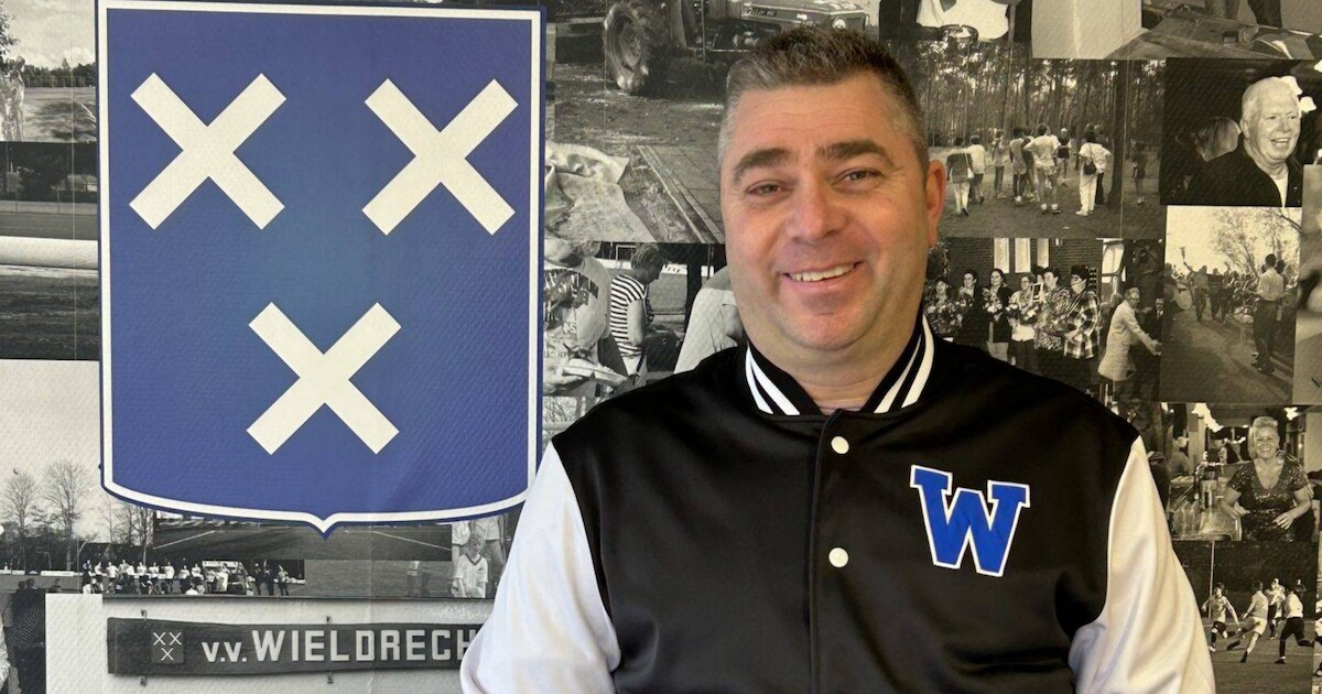 Wieldrecht in zee met Dennis Schoonewil als trainer | Regio | AD.nl