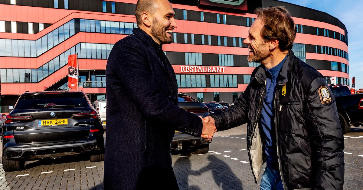 Bas Dost terug naar AZ om redders te bedanken, maar loopbaan is voorbij ...