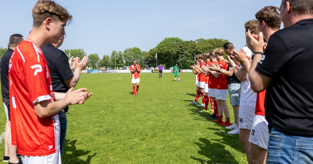 Emoties tijdens laatste wedstrijd van Jack Binnendijk bij Lyra: ‘Groot ...