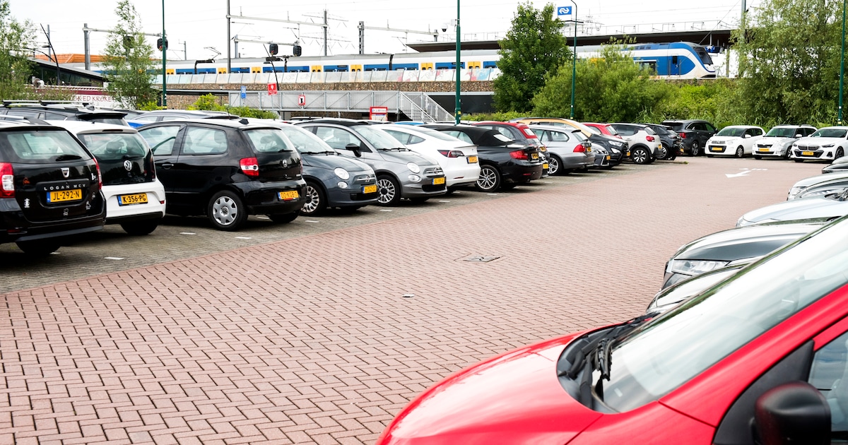 Gemeente Stichtse Vecht verzet zich tegen betaald parkeren bij station ...