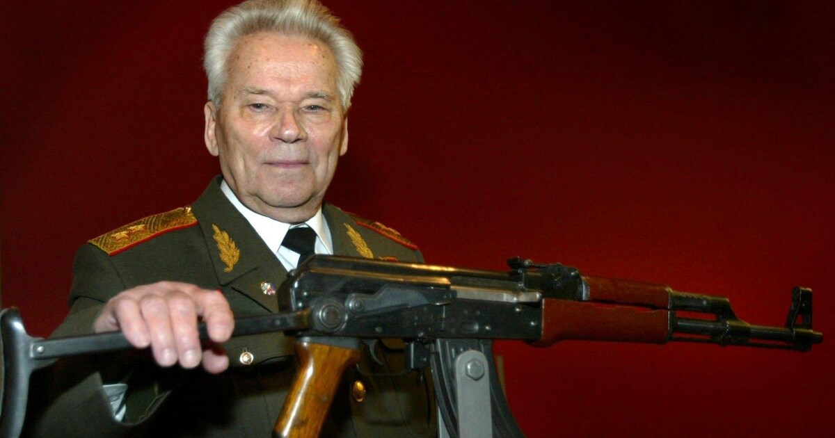AK-47-ontwerper Kalasjnikov krijgt metershoog standbeeld | Buitenland ...