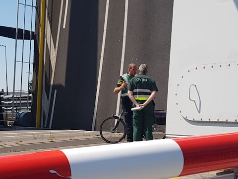 Provincie doet nader onderzoek na ongeluk Julianasluis | Regio | AD.nl