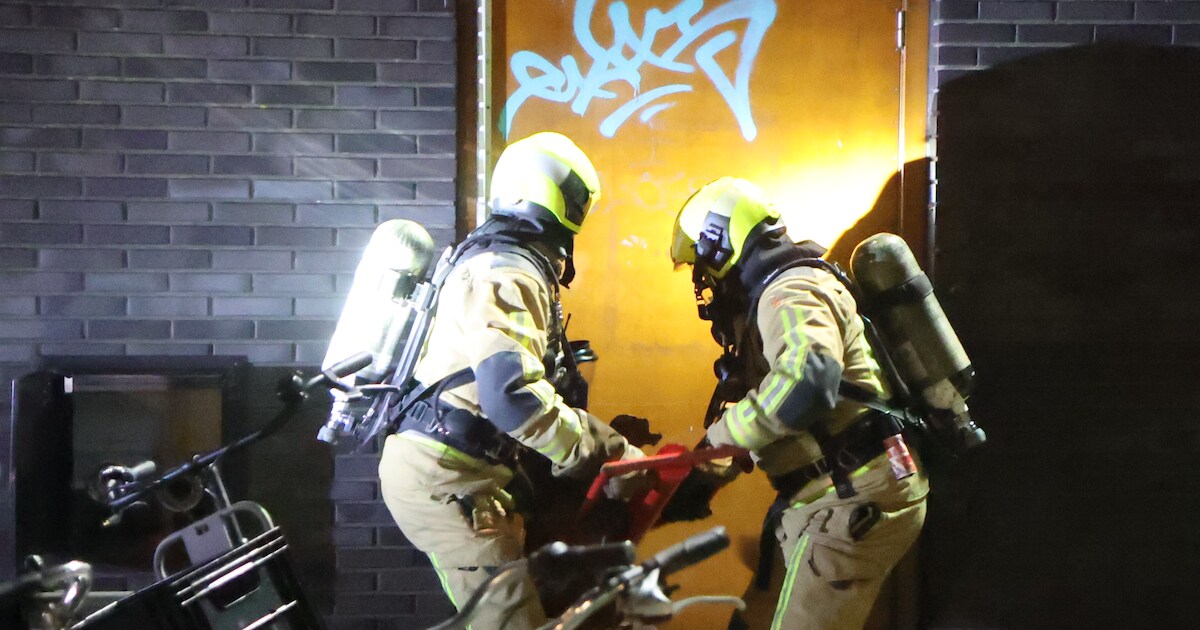 Heel wat rook bij middelbrand in parkeergarage winkelcentrum Leyweg ...