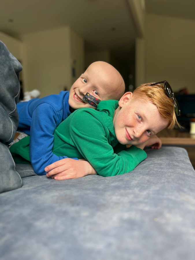 Mees (11) was lief voor zijn broertje Jurre (8) toen hij kanker had, nu ...