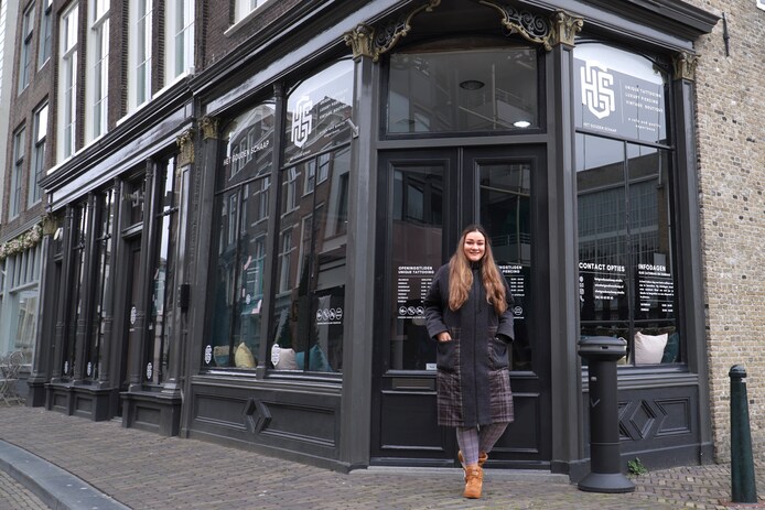 Amy (31) begon met een tattooset van AliExpress, nu opent ze haar shop ...