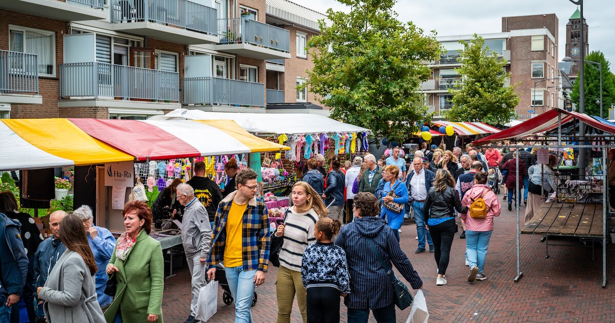 Streep door jaarmarkt in Alphen, ondernemers en liefhebbers ‘staan ...