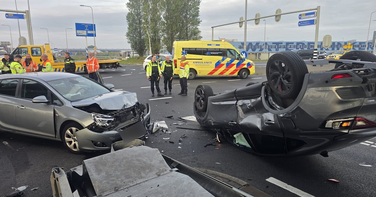 Auto over de kop geslagen op N201 bij Aalsmeer | 112 nieuws Amstelveen ...