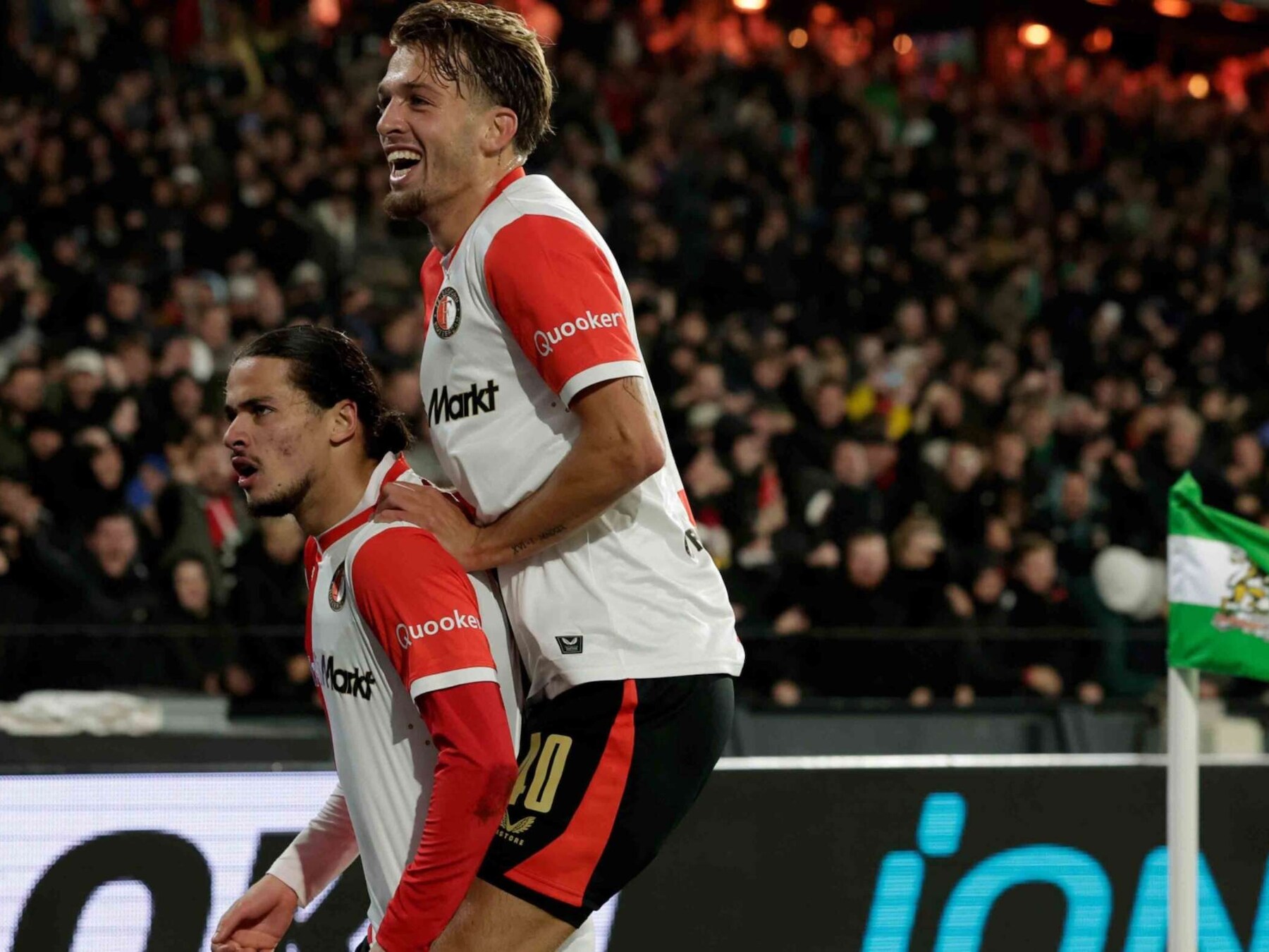 Max Verstappen als plaaggeest en ergernis bij Oscar Piastri: ‘We moeten bespreken of dit is wat ...