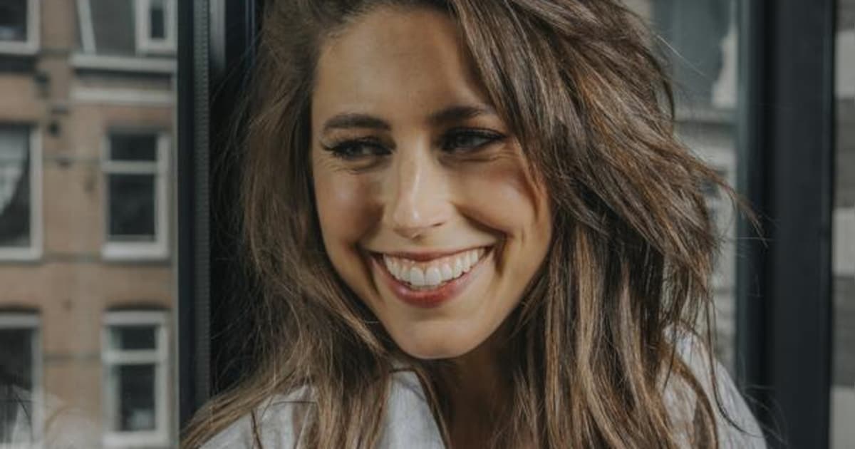 Pianiste Iris Hond speelt in Kunstmin: ‘Hoop dat mijn muziek inspireert, steun of energie biedt ...