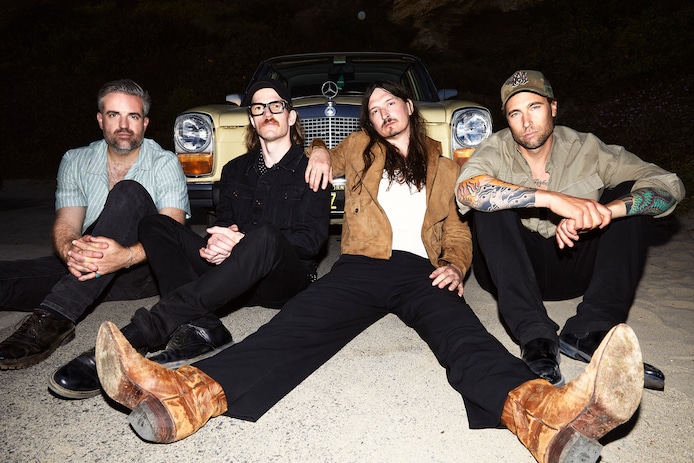 Vier sterren voor comebacksingle Kensington met nieuwe zanger ...