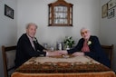 Martin (100) en Eefje (96) zijn na 75 jaar huwelijk nog altijd gek op ...