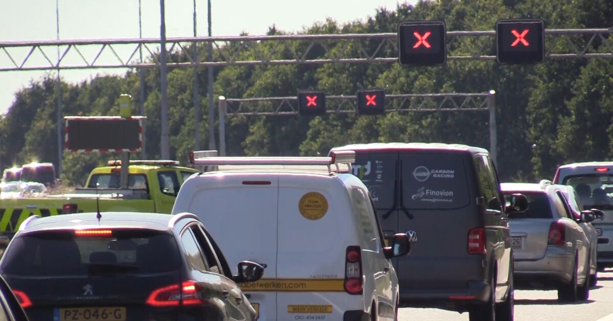Lange file door ongeluk A27 bij Noordeloos | Rivierenland | AD.nl