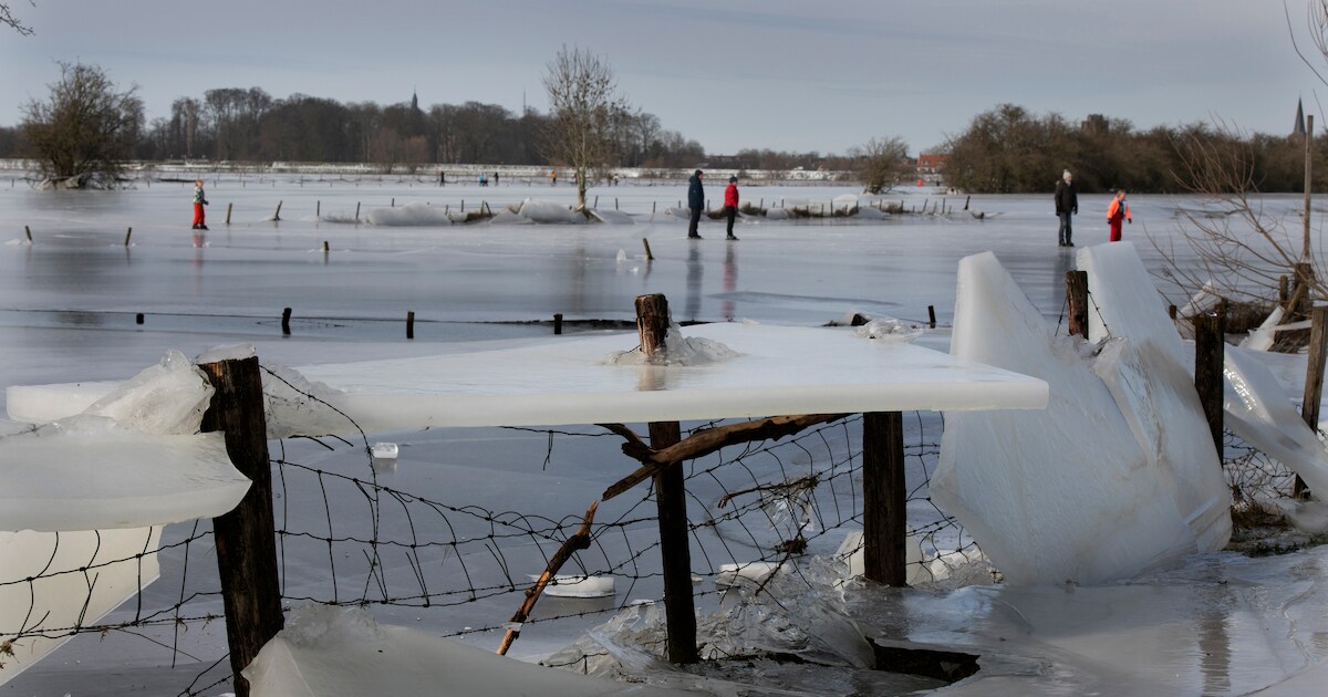 Waterschap waarschuwt: niet op het ijs van hoogwater en pas op voor ...