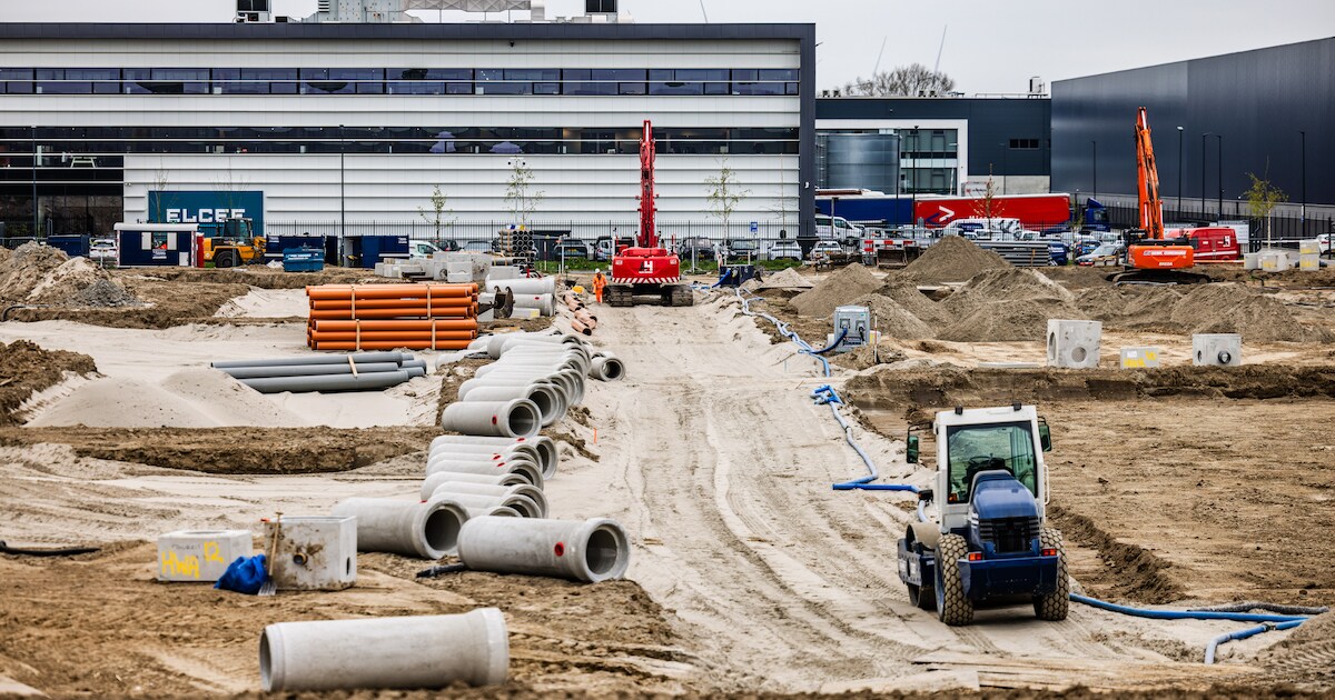 Nieuwe maatregelen moeten wegen rondom azc Dordrecht veiliger maken | Dordrecht | AD.nl