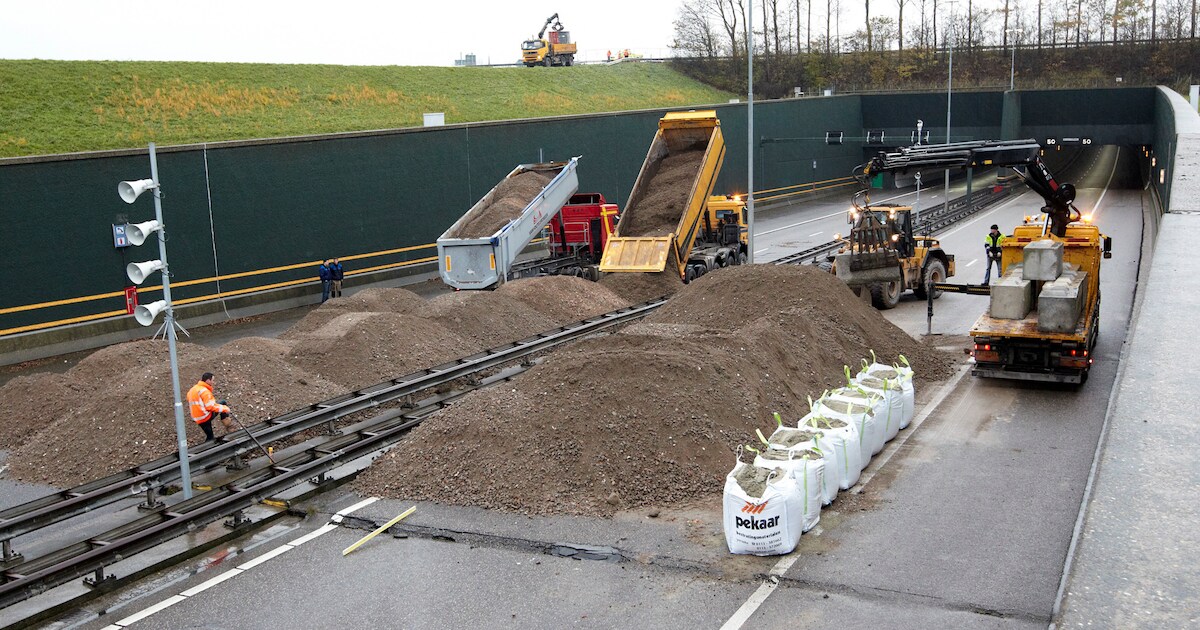 Weggebruikers opgelet: de Vlaketunnel gaat tien dagen dicht | Regio | AD.nl