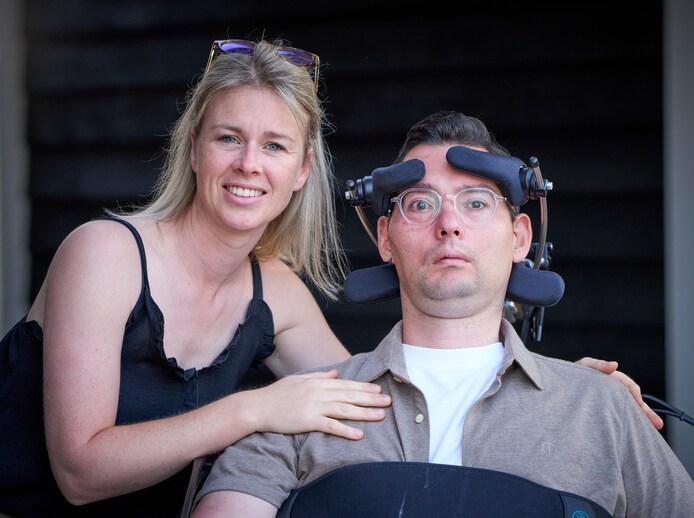 Leven met het locked-in syndroom: ‘Knuffelen gaat niet, maar René kan ...
